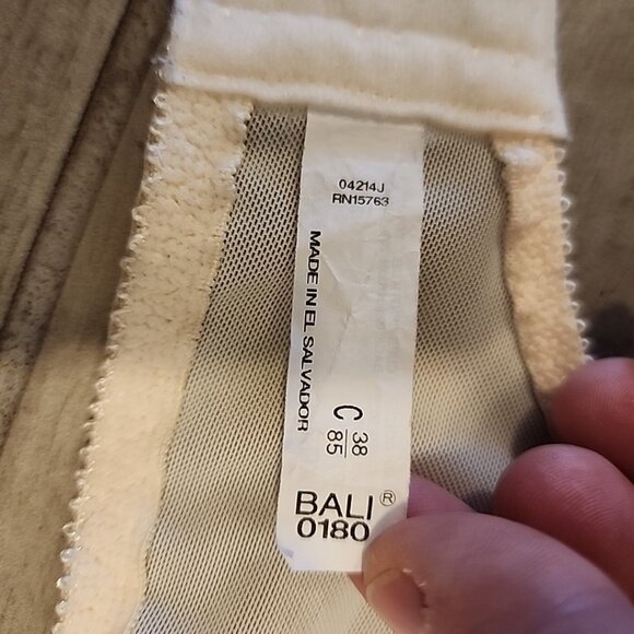 Bali | Intimates & Sleepwear | Bali Bra 38c Ivory Underwire Unlined 80 ...